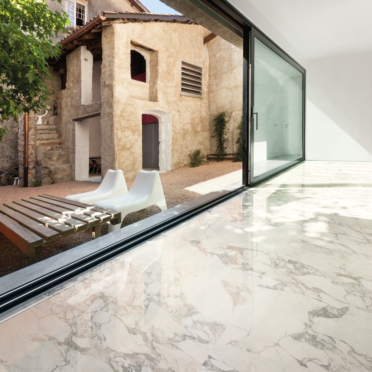 White 750 x 1500 mm Marble effect porcelain tile | Ariostea Ultra Marmi ...