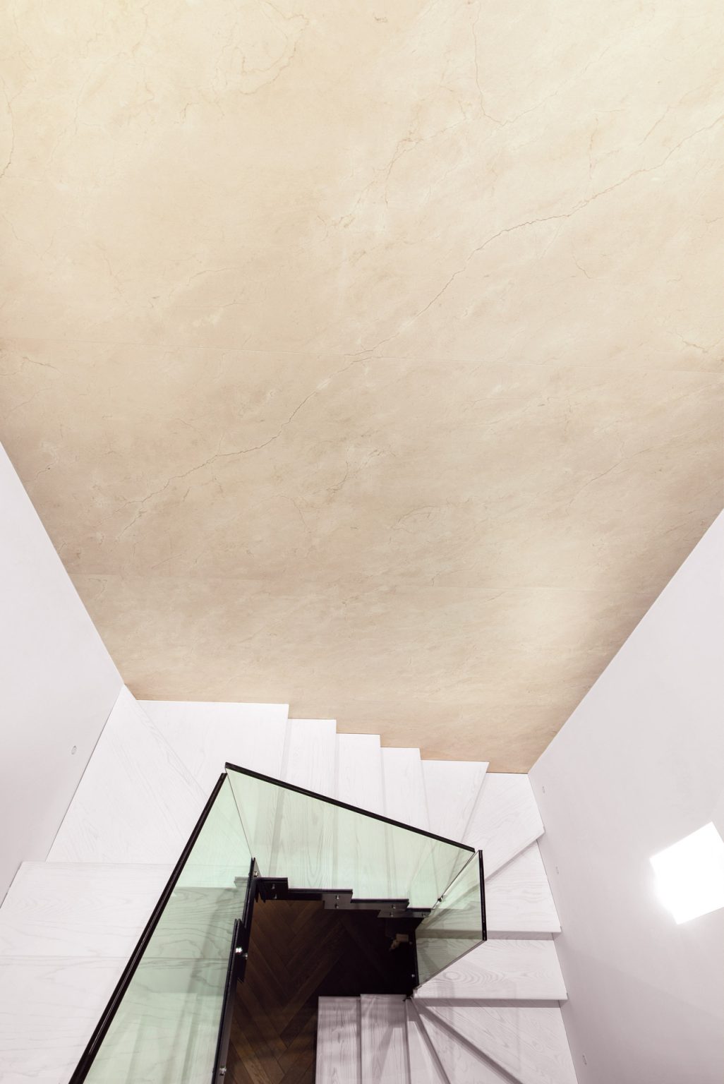Ariostea Ultra Marmi Crema Marfil Marble effect porcelain tiles Natural ...