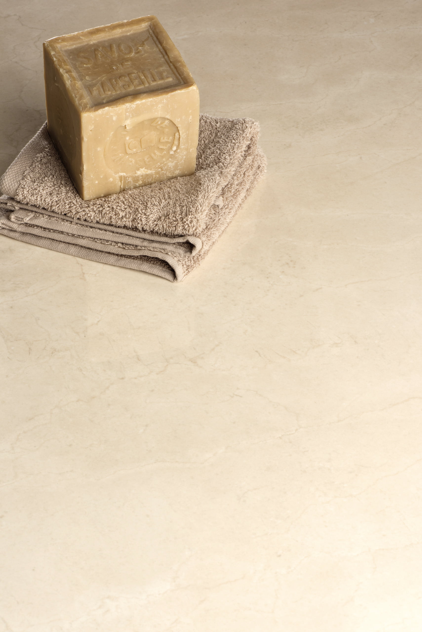 Ariostea Ultra Marmi Crema Marfil Marble effect porcelain tiles Natural ...